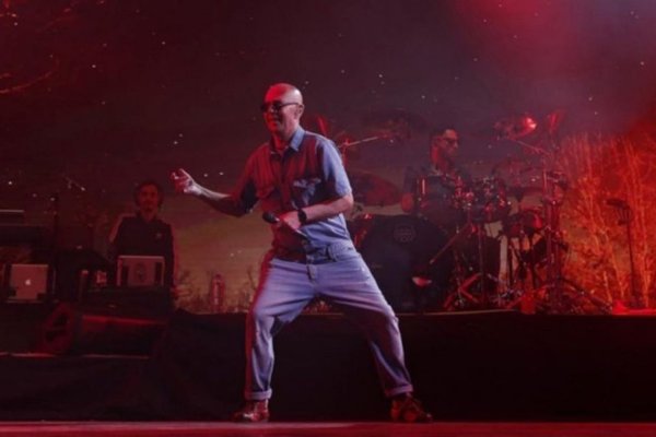 El Indio Solari publicó un video bajo el título ???El cantante tímido ...