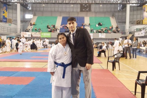 El maestro Carlos Cisnero (7° dan) de la Shin Shu Kan se mostró ...