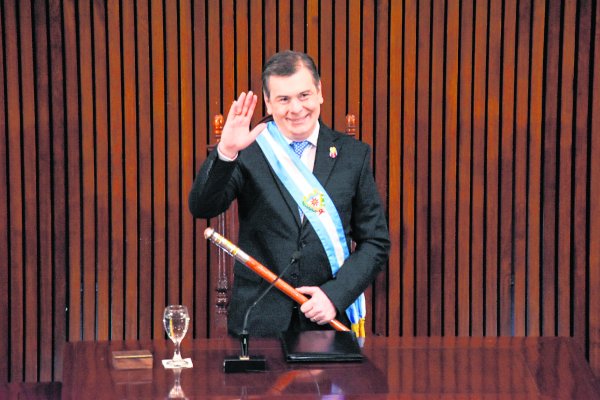Zamora anunció un bono de $ 300 mil y otro de $ 170 mil más un ...