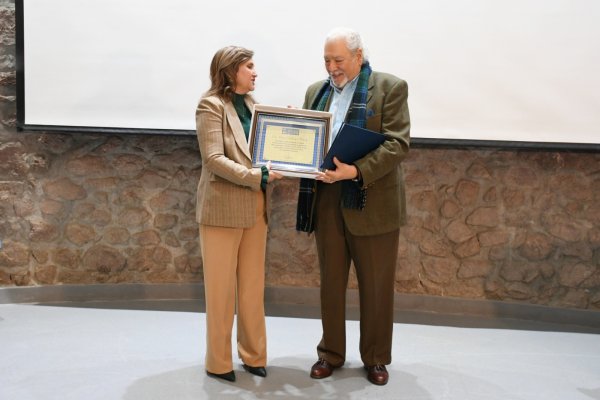 Fuentes participó del reconocimiento al doctor Ledesma Patiño por su ...