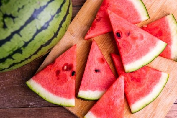 Impresionante: La sandía más grande del país pesa más de 25 kilos ...