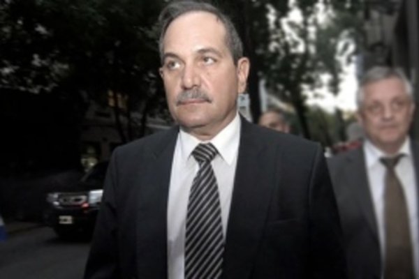 La ostentosa vida de José Alperovich: encuentro con famosas, habitación ...