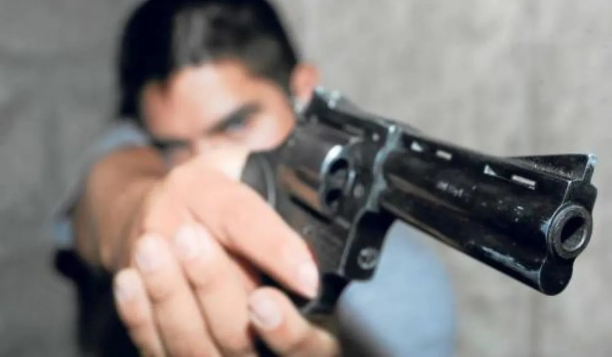 Se negó a prestarle el celular y su ex la amenazó con cuchillo y ...