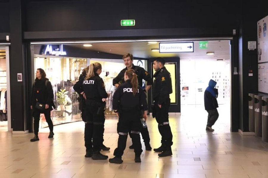 Le disparó al techo de un centro comercial de Oslo y él mismo llamó a ...