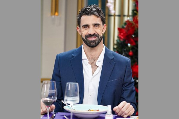 Sebastián Vega fue invitado a la mesa de Mirtha Legrand y compartió su ...