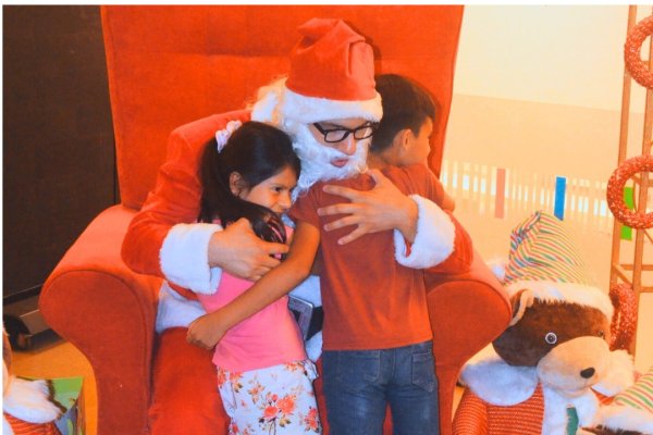 Papá Noel llega al CCB para compartir la magia de la Navidad con las ...