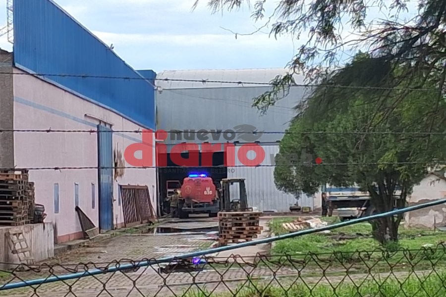 Fotos y videos: así fue el voraz incendio en una fábrica de tutucas del ...