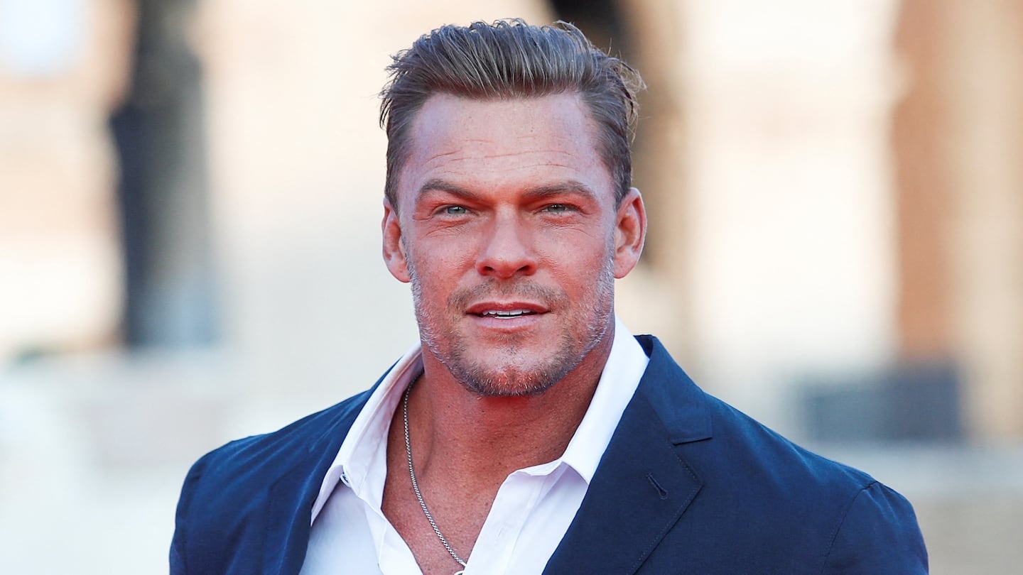 Alan Ritchson queda libre de cargos tras la pelea callejera con un ...